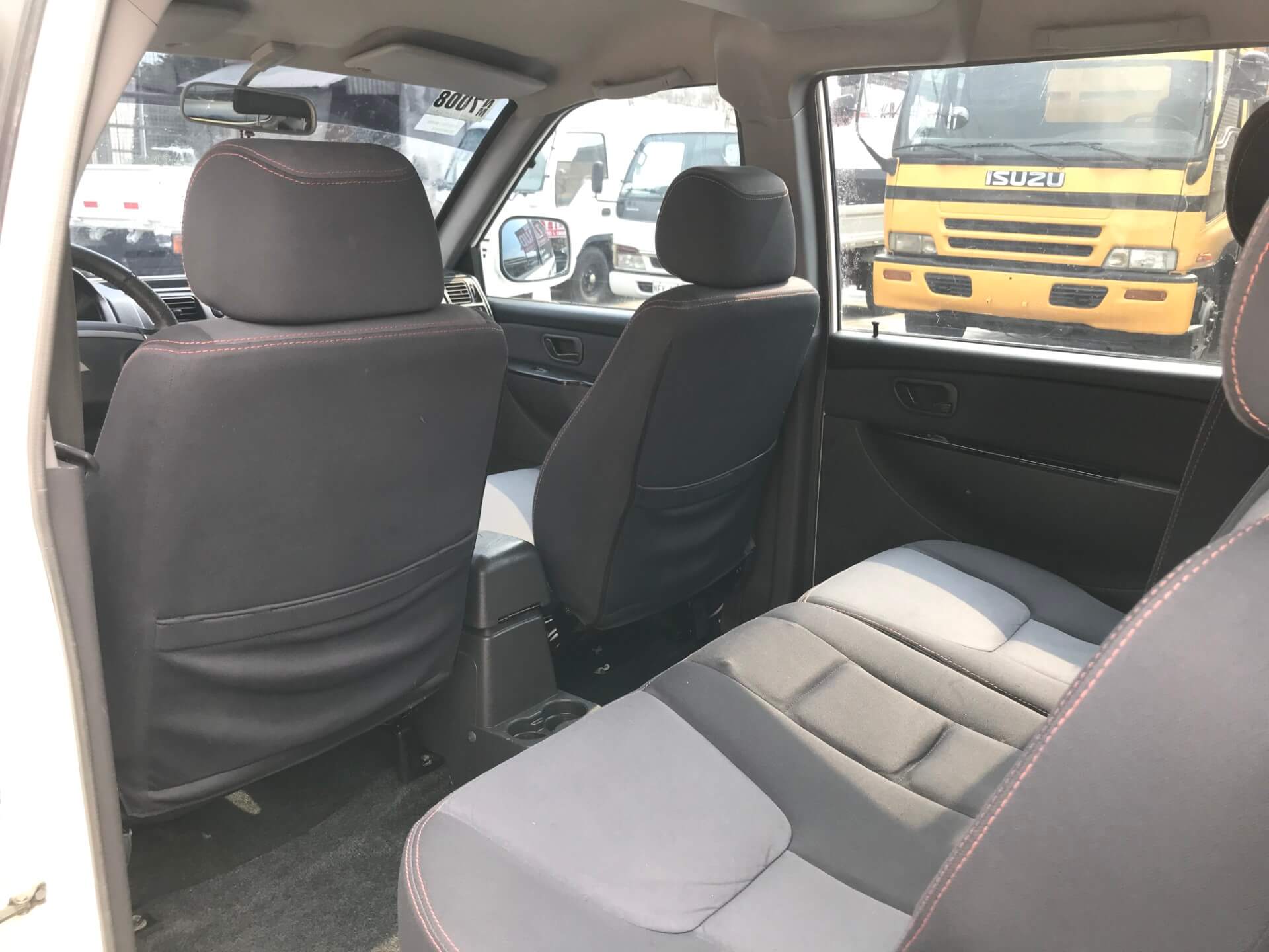 Mitsubishi Adventure GLX MT - Reyes Rides Automart